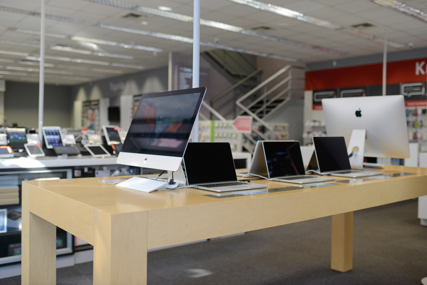 Δείτε τα ανακαινισμένα καταστήματα Κωτσόβολος! | Cool Home